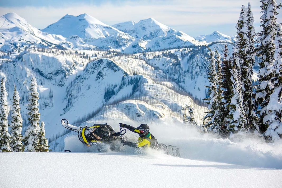 2017 Ski-Doo Summit X 850 E-TEC 165" - Freerider Snowmobile Magazine
